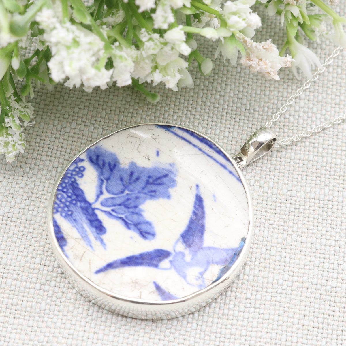 Minton Pottery Jewellery | Circular Willow Pattern Pendant 43mm | Ster ...
